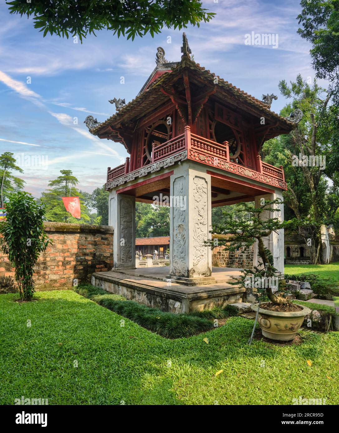 Traditional Vietnamese architecture at the Temple of Literature in ...