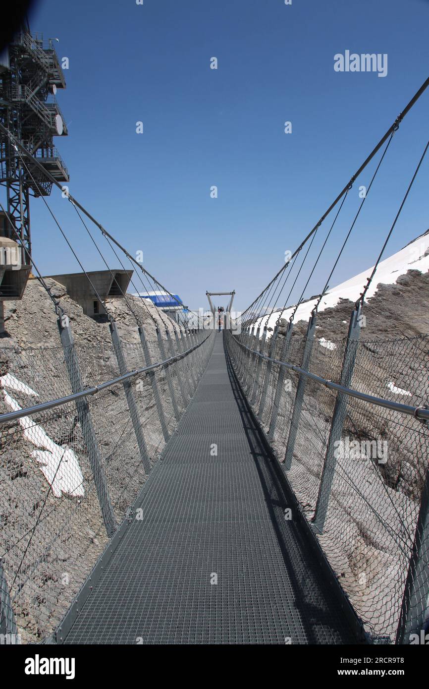 Suspension bridge, Titlis Stock Photo - Alamy