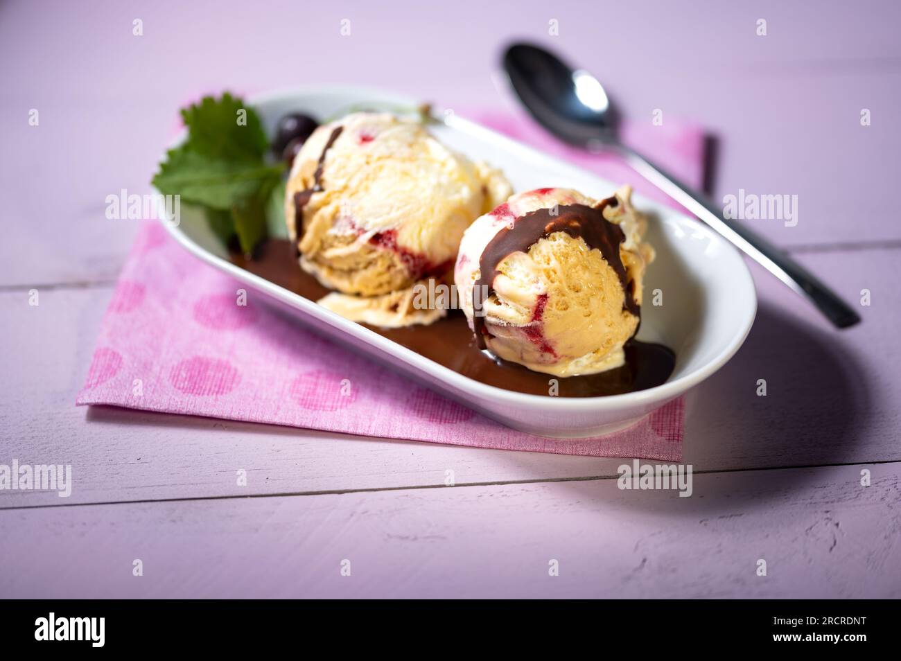 Two balls pink ice hi-res stock photography and images - Alamy