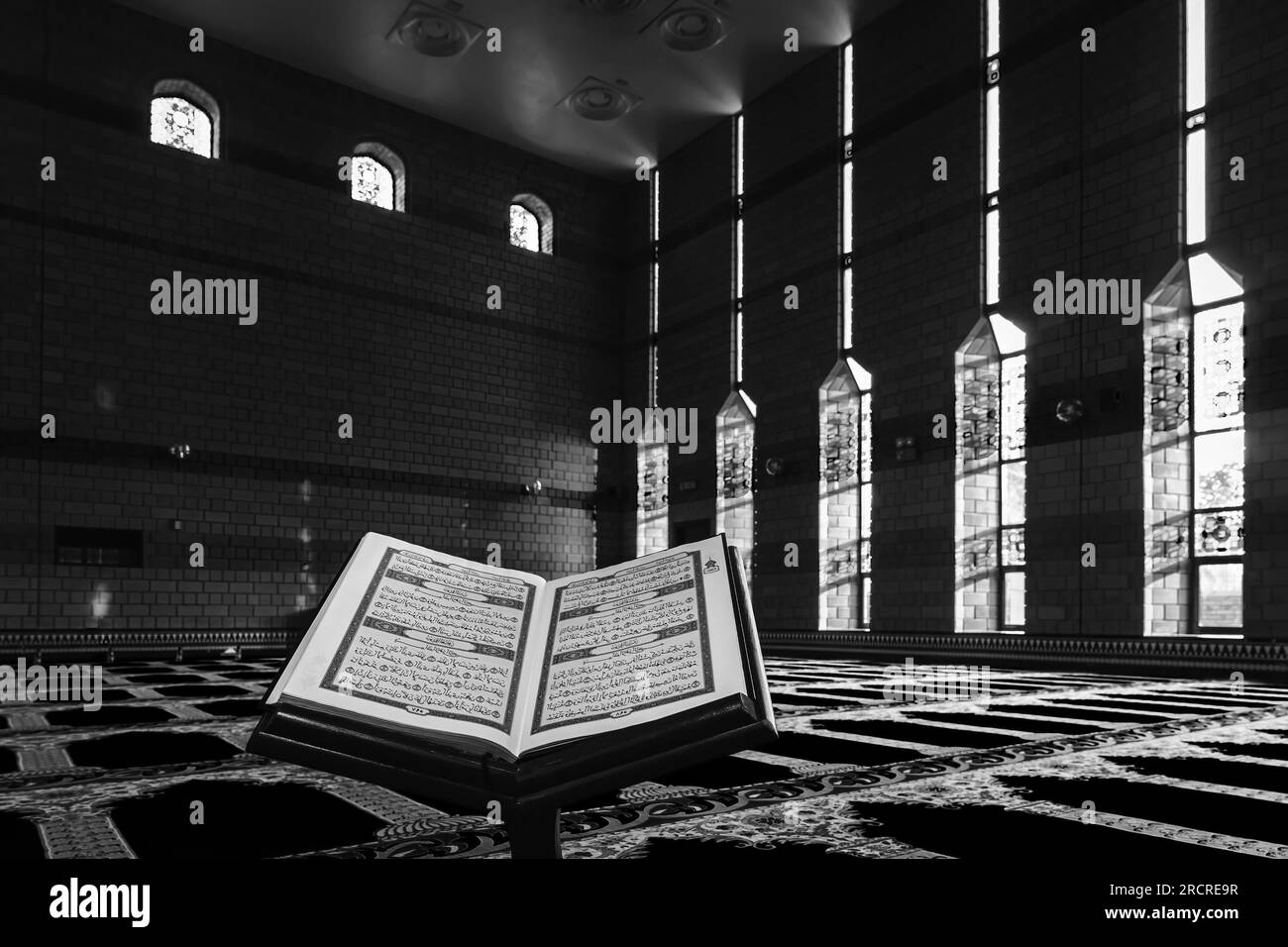 Islamic art book hi-res stock photography and images - Alamy