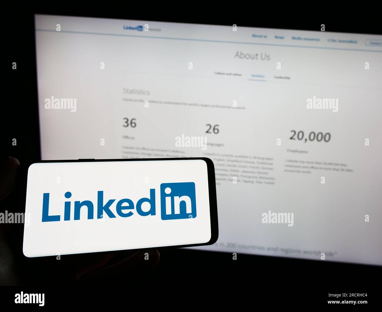 Linkedin logo hi-res stock photography and images - Alamy