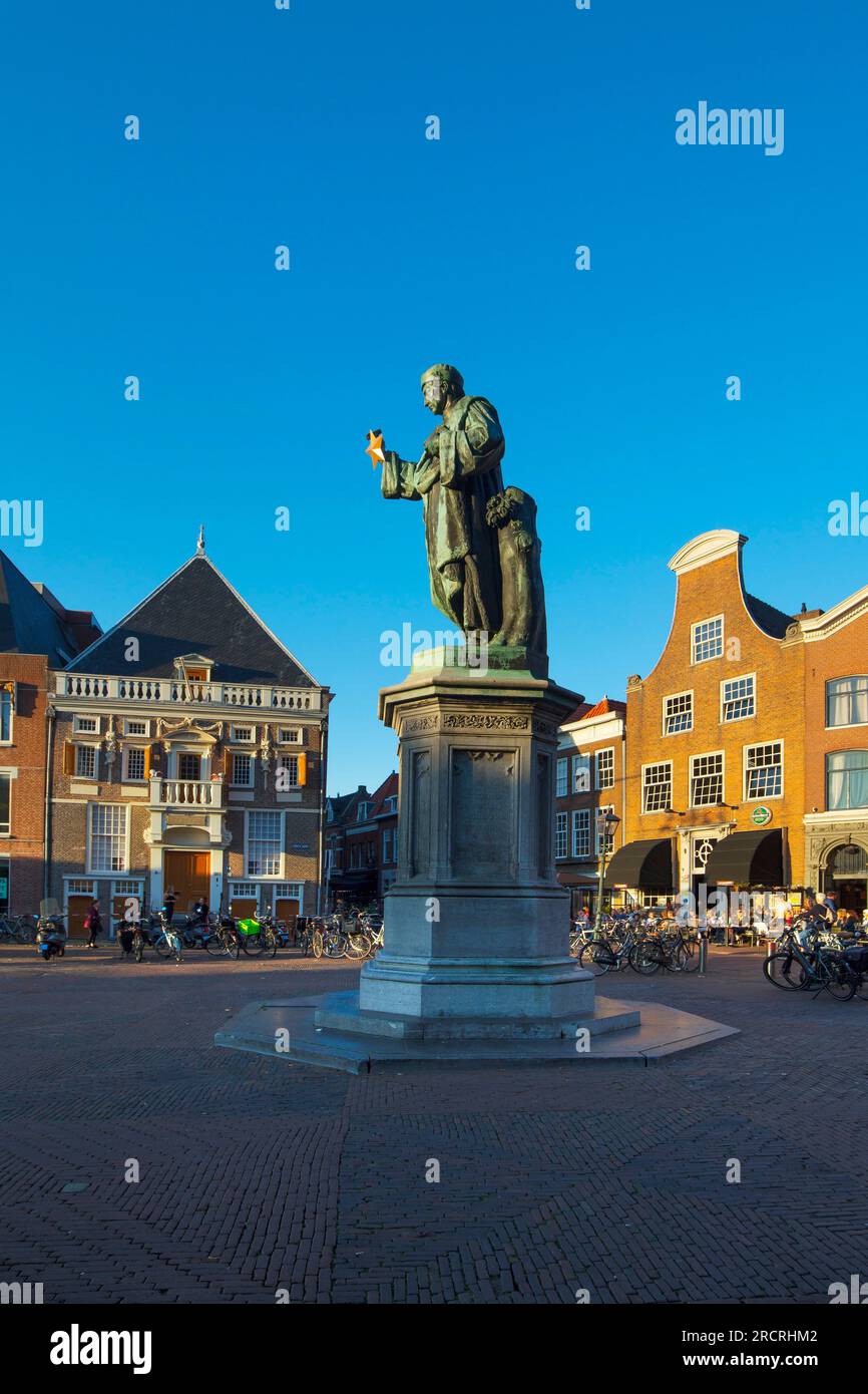 Market square north hi-res stock photography and images - Alamy
