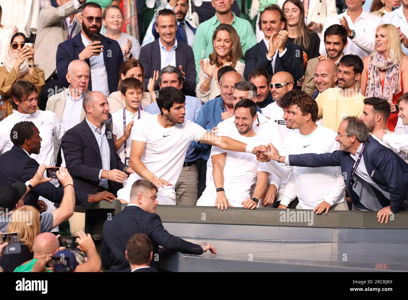 Carlos Alcaraz celebrates victory with his coaching team after victory ...