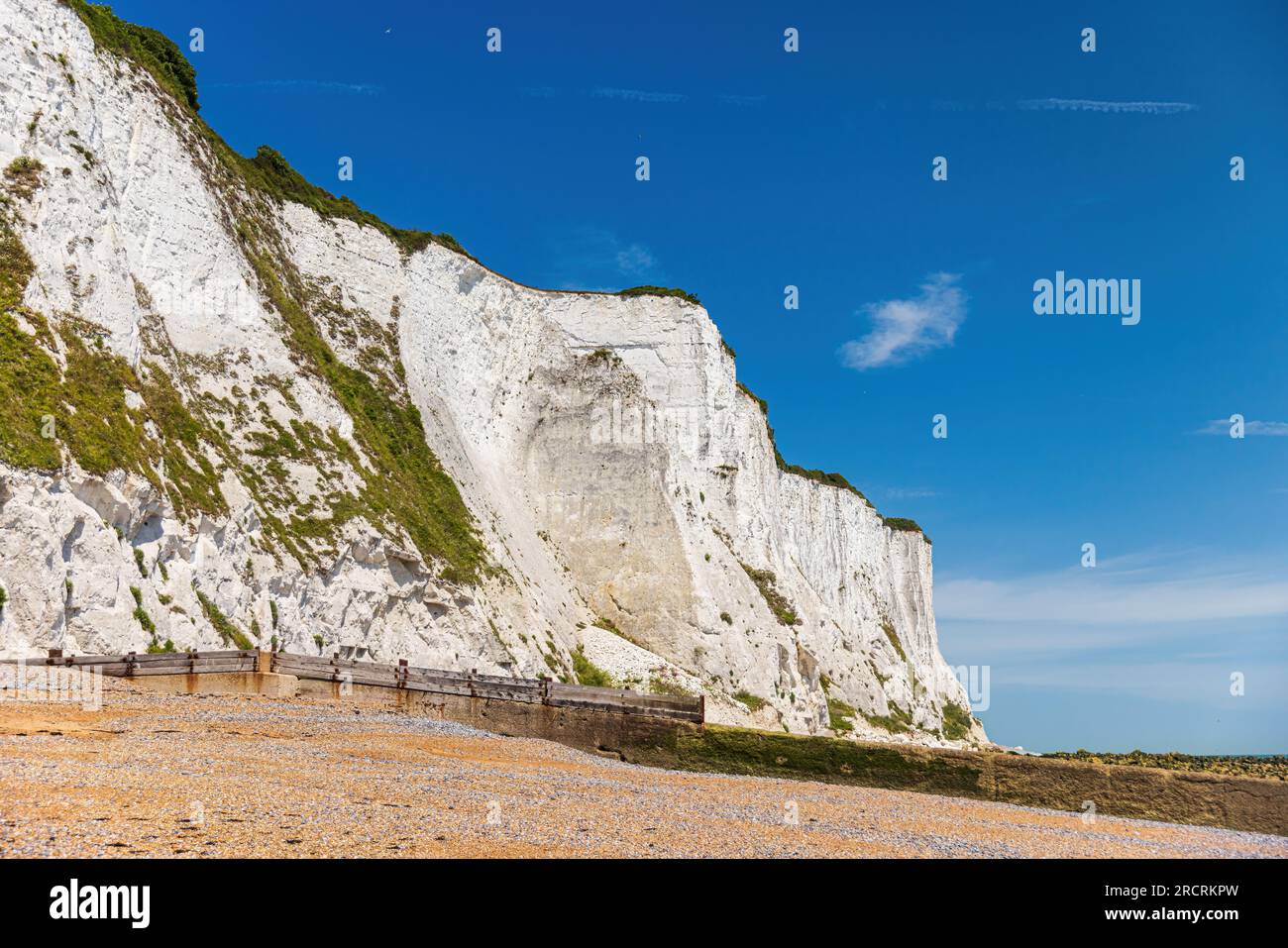 The beautiful White Cliffs of Dover at the British side of the English ...