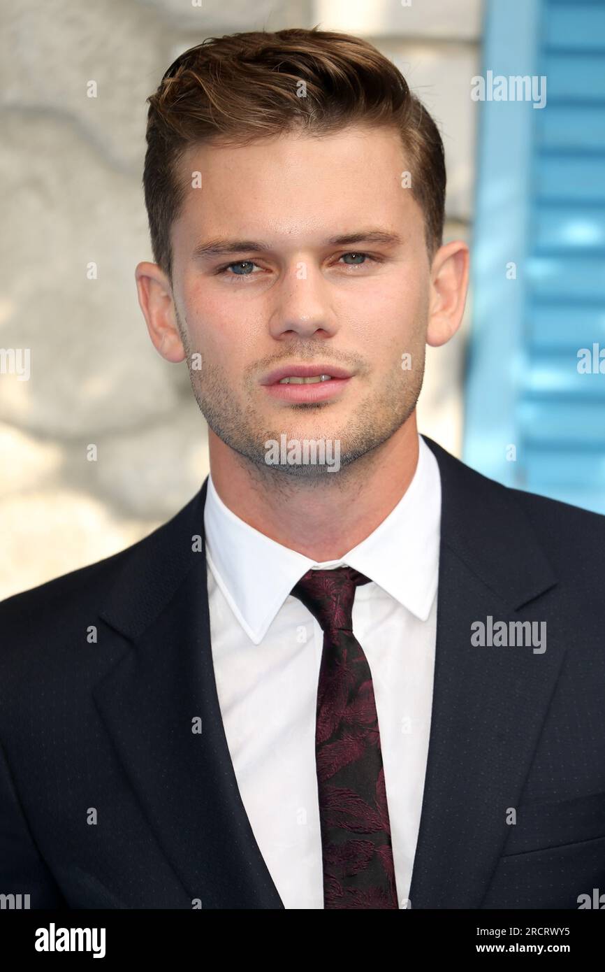 Jeremy irvine mamma mia hi-res stock photography and images - Alamy