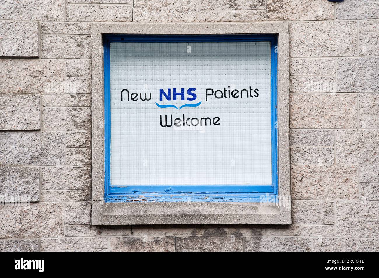 New NHS patients welcome sign outside doctors clinic Stock Photo - Alamy