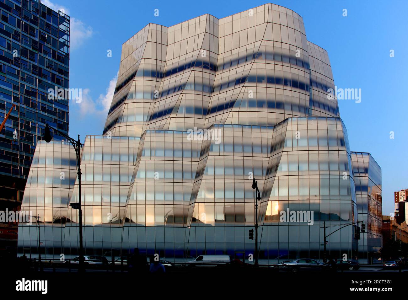 IAC building, Manhattan, New York, U.S.A Stock Photo - Alamy