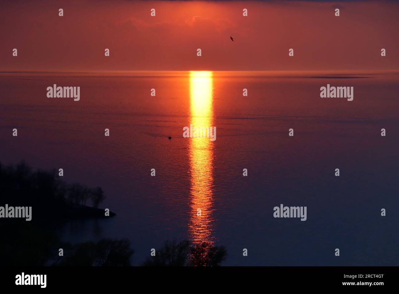 Colors over lake erie hi-res stock photography and images - Alamy