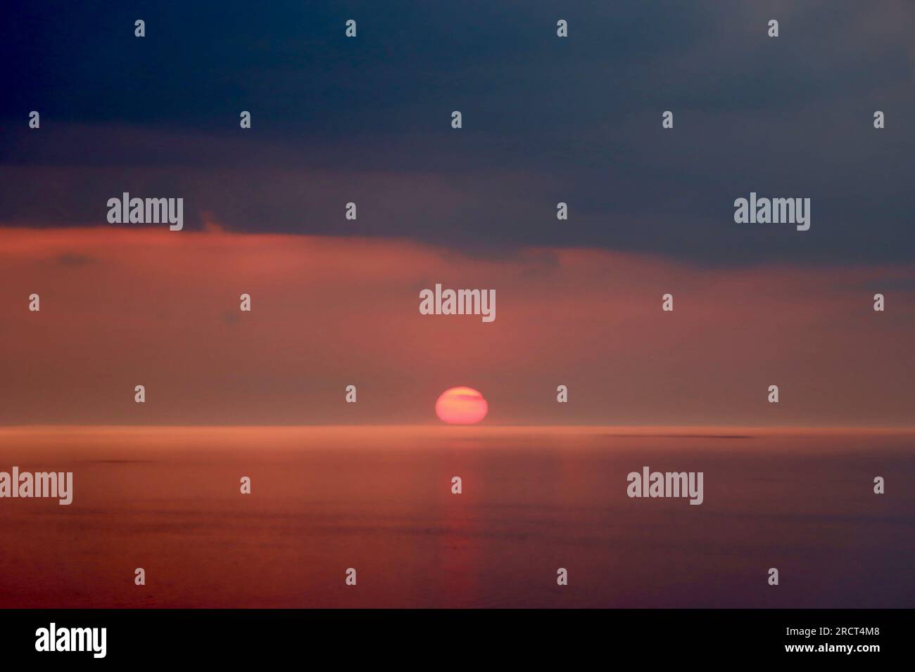 Colors over lake erie hi-res stock photography and images - Alamy