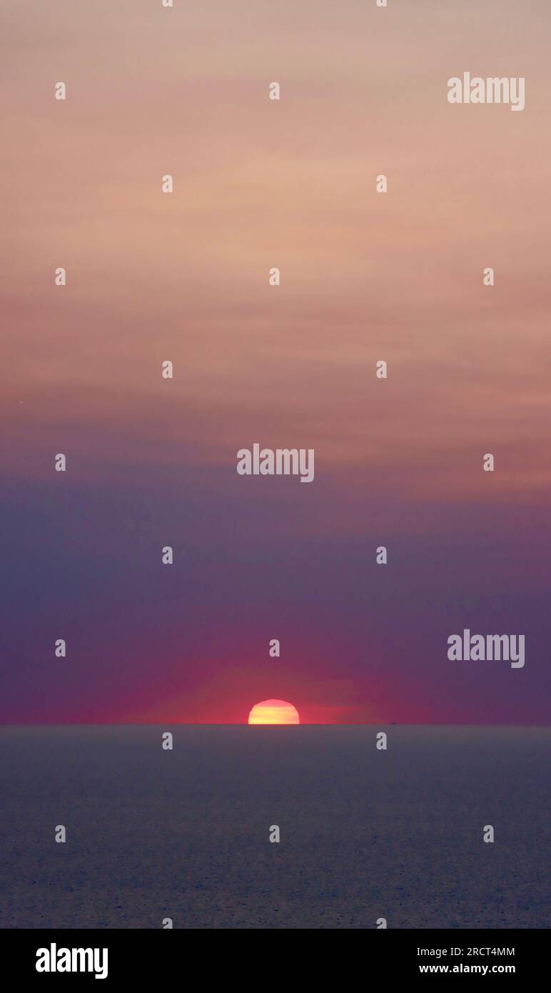 Sunset over lake erie hi-res stock photography and images - Alamy