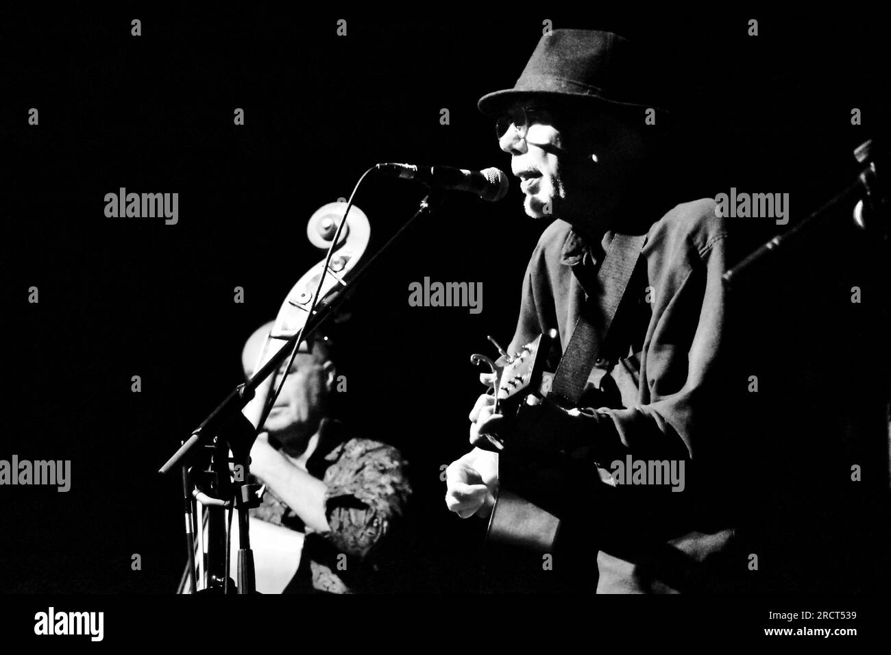 Rod Clements pictured as legendary folk rockers Lindisfarne perform to ...