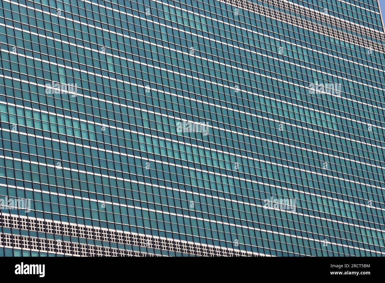 United Nations Secretariat building and headquarters in New York City ...