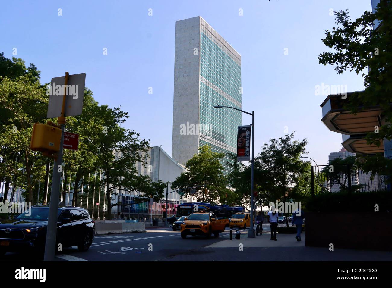 United Nations Secretariat building and headquarters in New York City ...