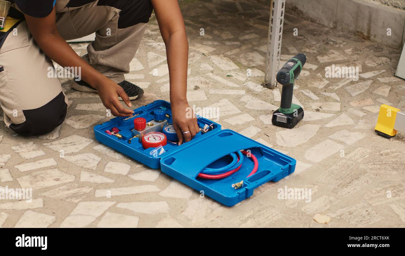Freon equipment hi-res stock photography and images - Alamy Freon equipment hi-res stock photography and images - Alamy