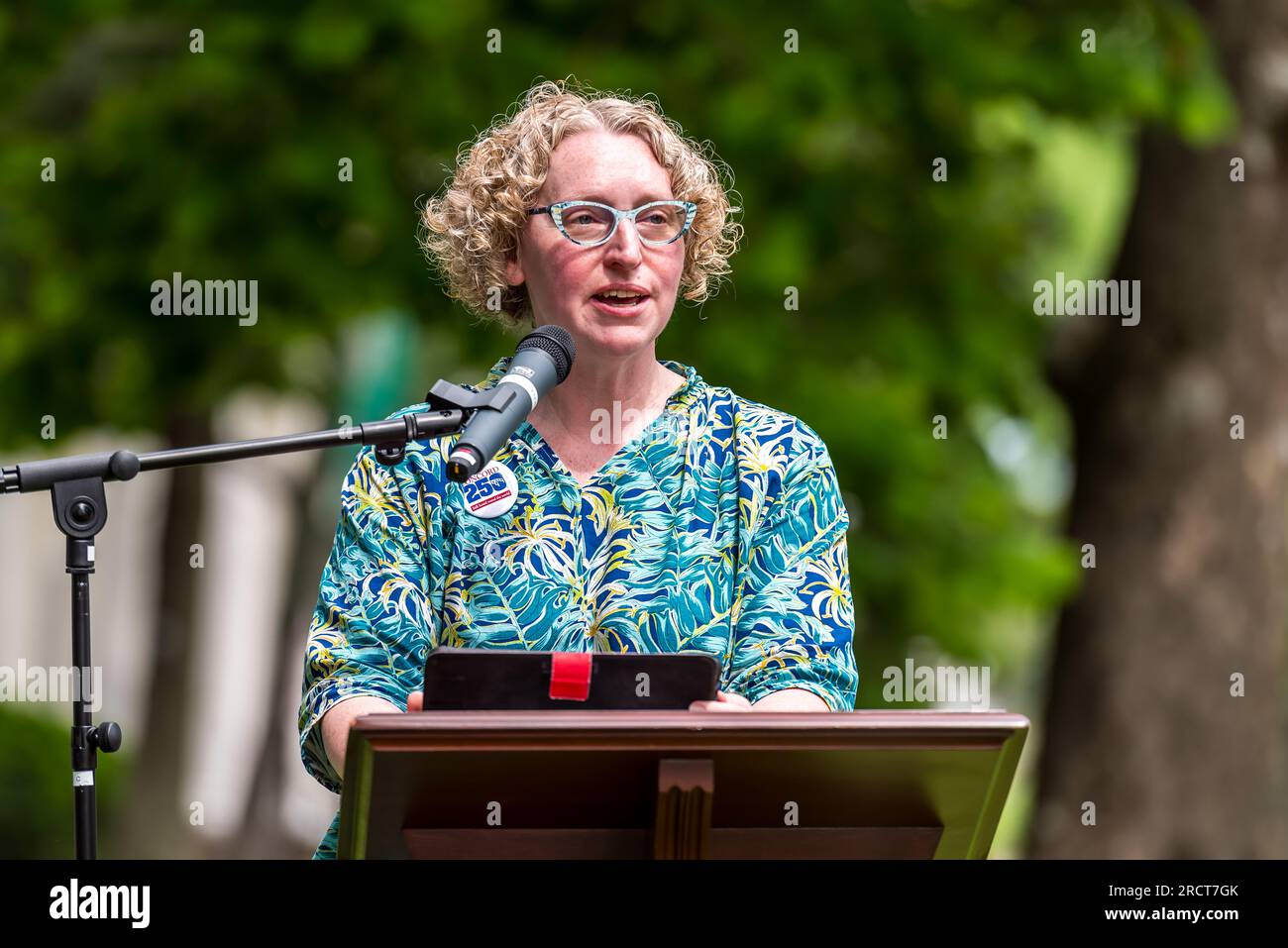 Historian, Beth van Duzer speaking at ceremony honoring the life of ...