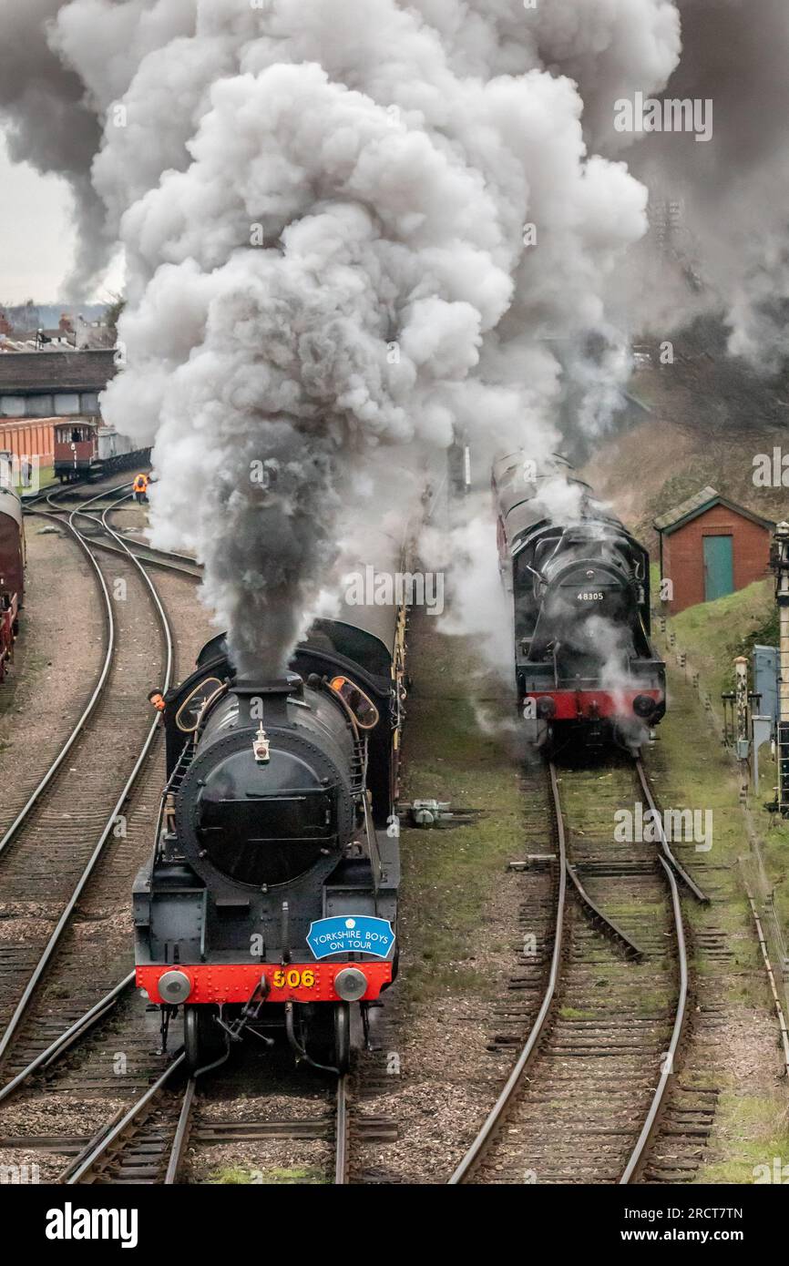 SR 'S15' 4-6-0 No. 506 departs from Loughborough station on the Great ...