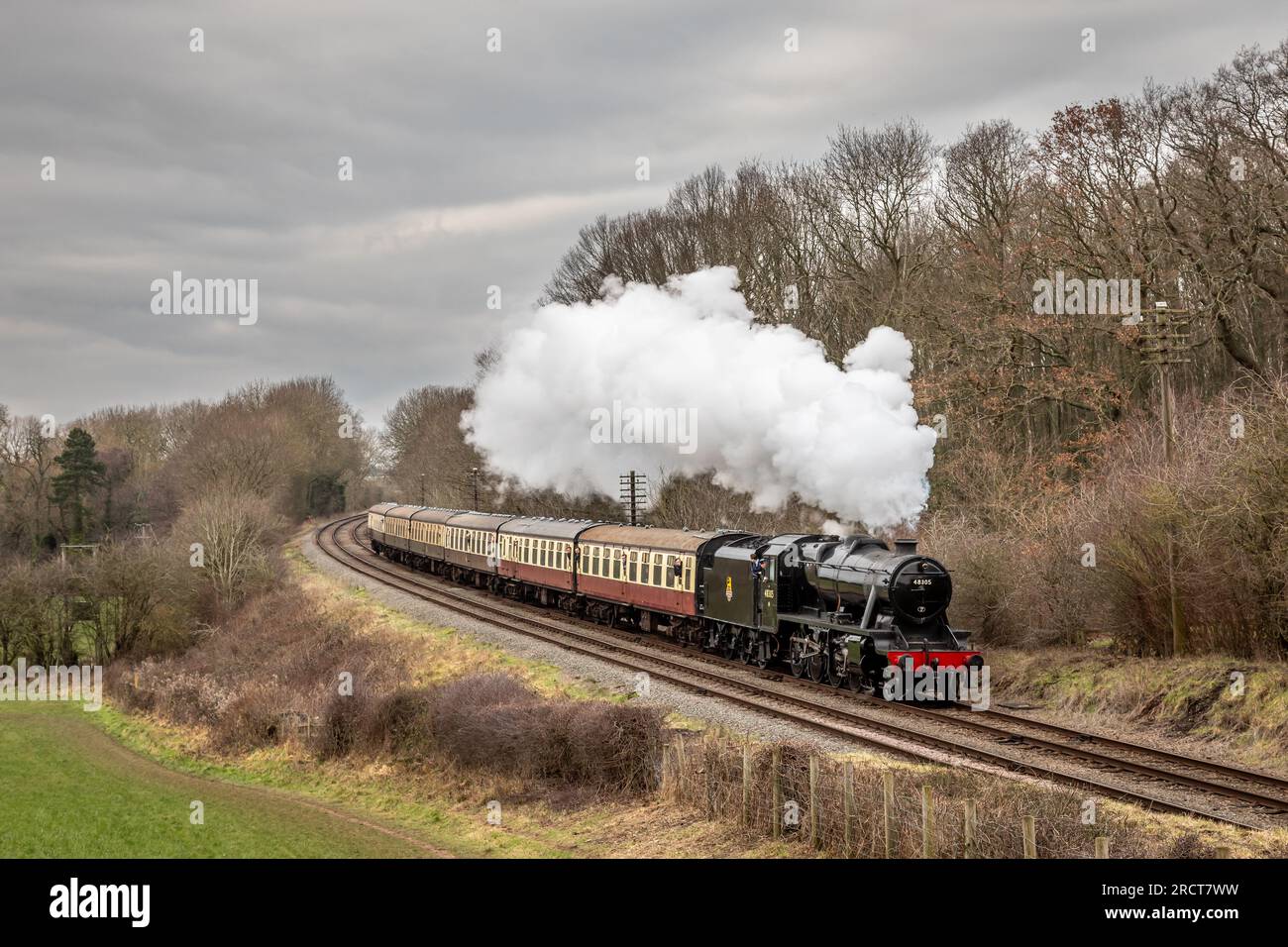 BR '8F' 2-8-0 No. 48305 passes near Kinchley Lane on the Great Central ...