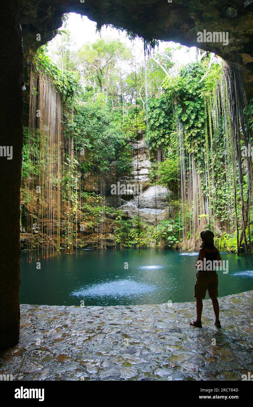 Cenote Ik kil, Chichén Itzá, Maya archaeological site, Maya ...