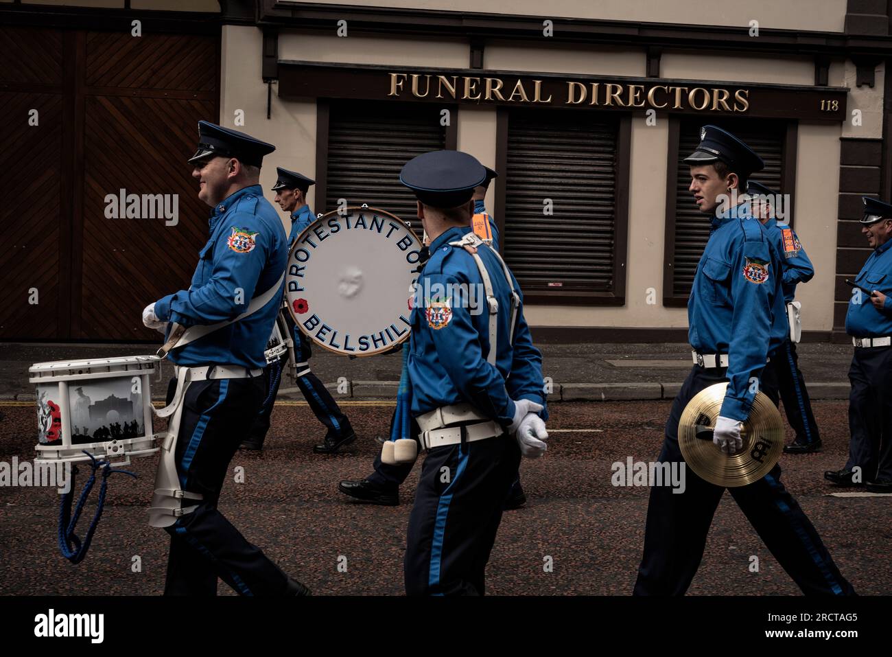 Triumphalist hi-res stock photography and images - Alamy