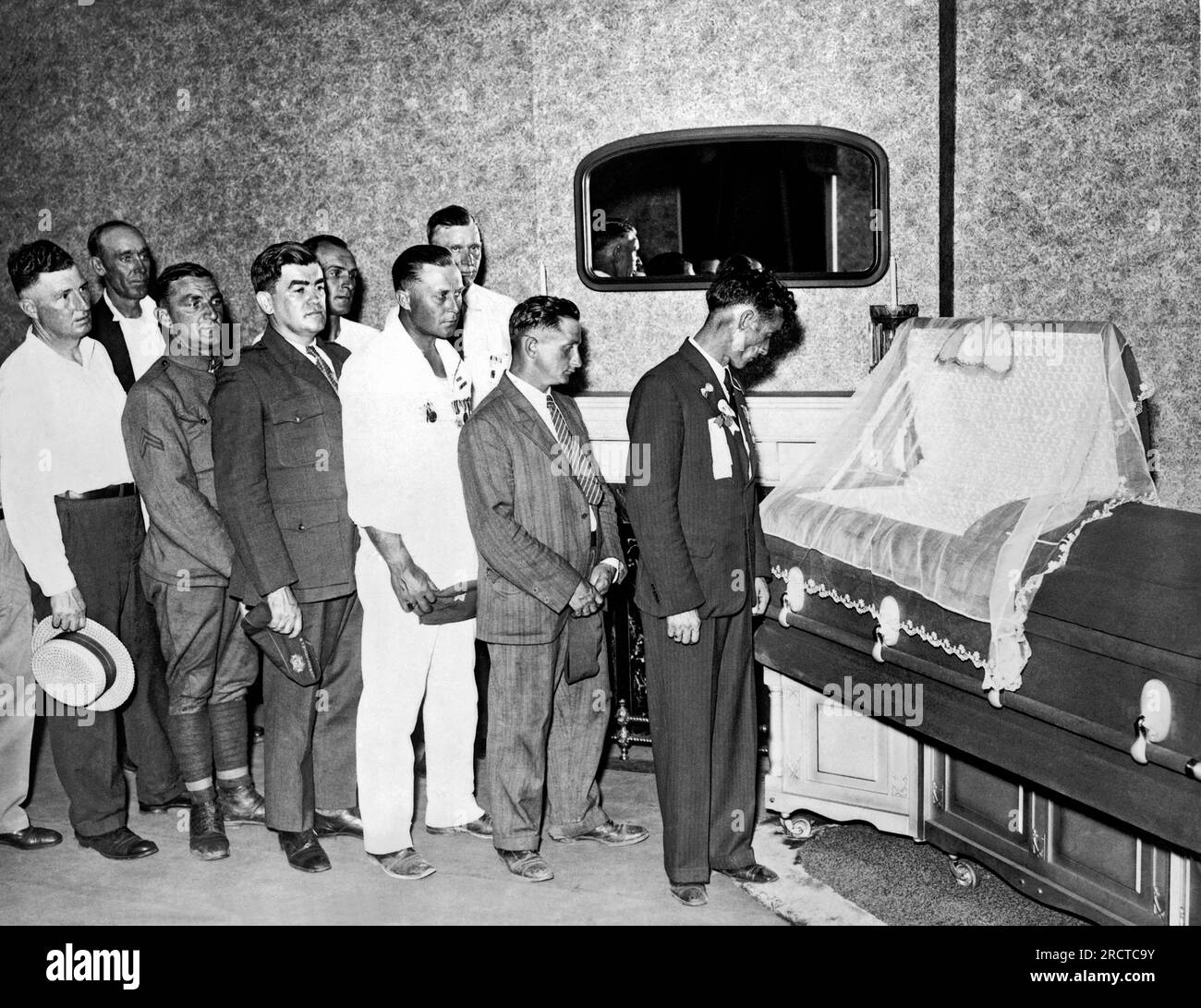 Bonus army marchers june 1932 hi-res stock photography and images - Alamy