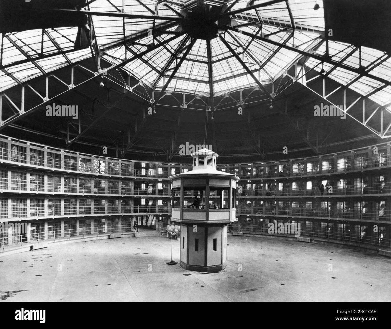 Crest Hill, Illinois: April 7, 1928 The new prison with its circular ...