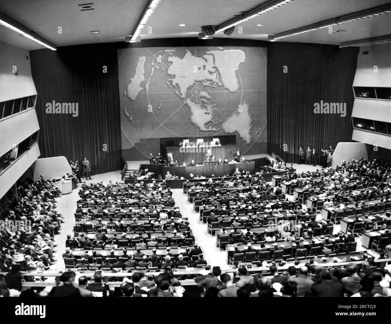 United nations general assembly 1946 Black and White Stock Photos ...