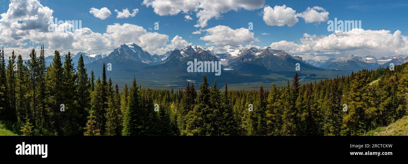 Sunset sky over Mount Rundle in Banff National Park during summer time ...