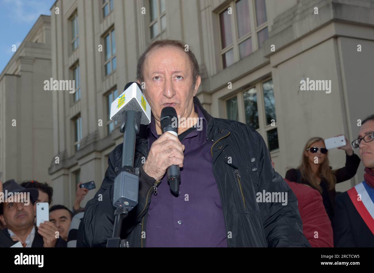 Idir la legende de la musique kabyle hi-res stock photography and ...