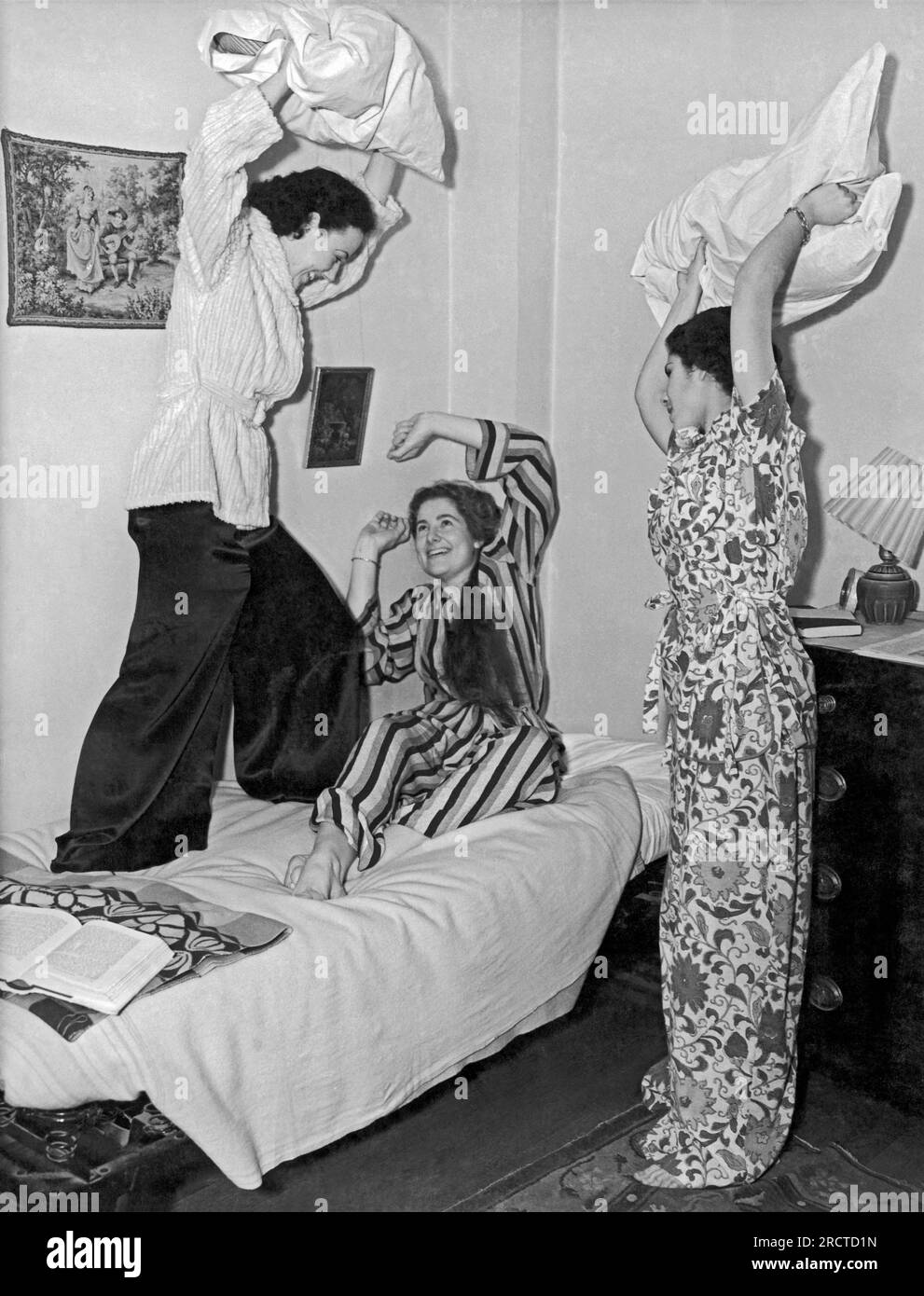 1930s college students hi-res stock photography and images - Alamy