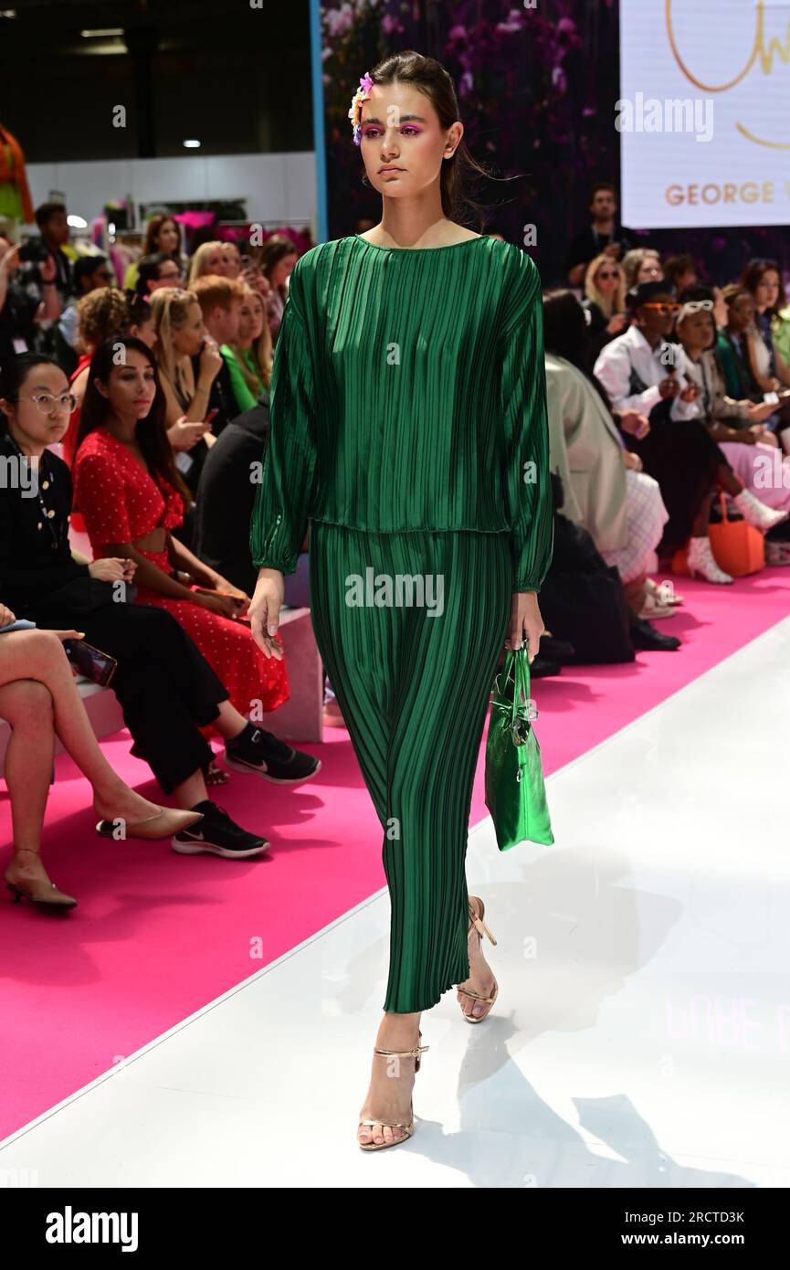 Shanghai tang catwalk hi-res stock photography and images - Alamy