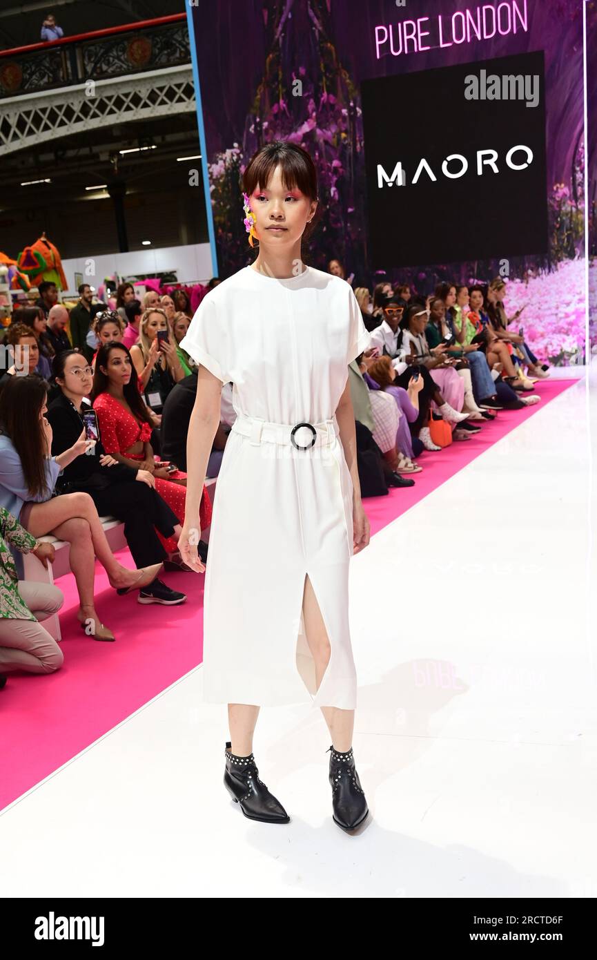 Shanghai tang catwalk hi-res stock photography and images - Alamy