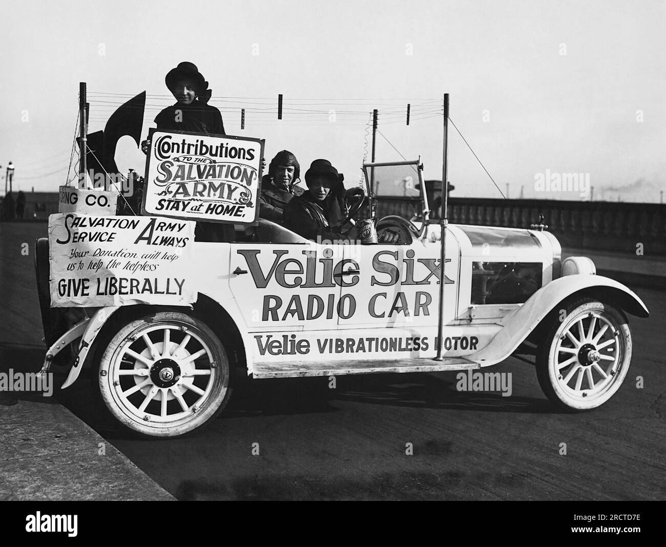 Chicago, Illinois: October 31, 1922 A Velie six cylinder car outiftted ...