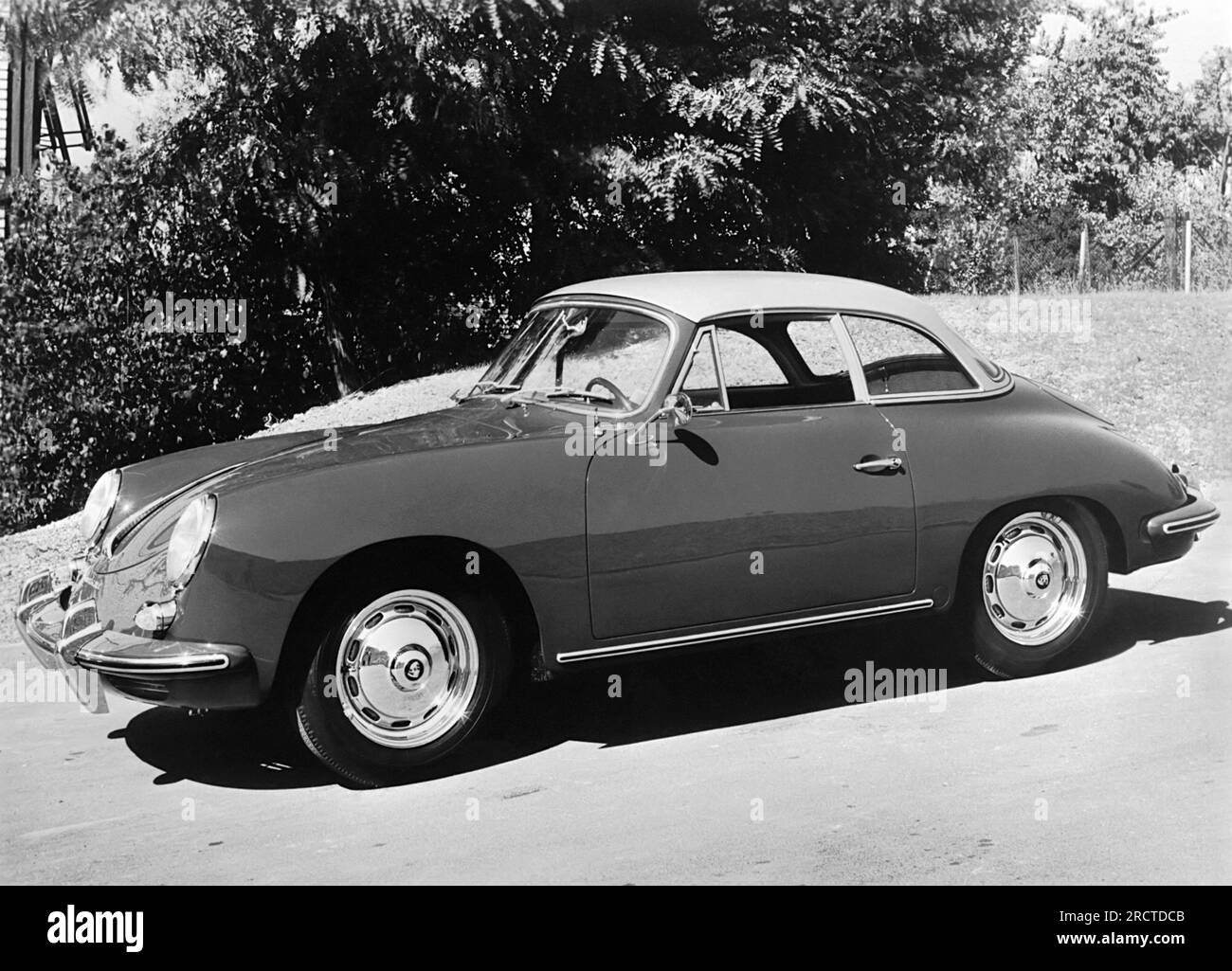 Porsche 356b hardtop hi-res stock photography and images - Alamy