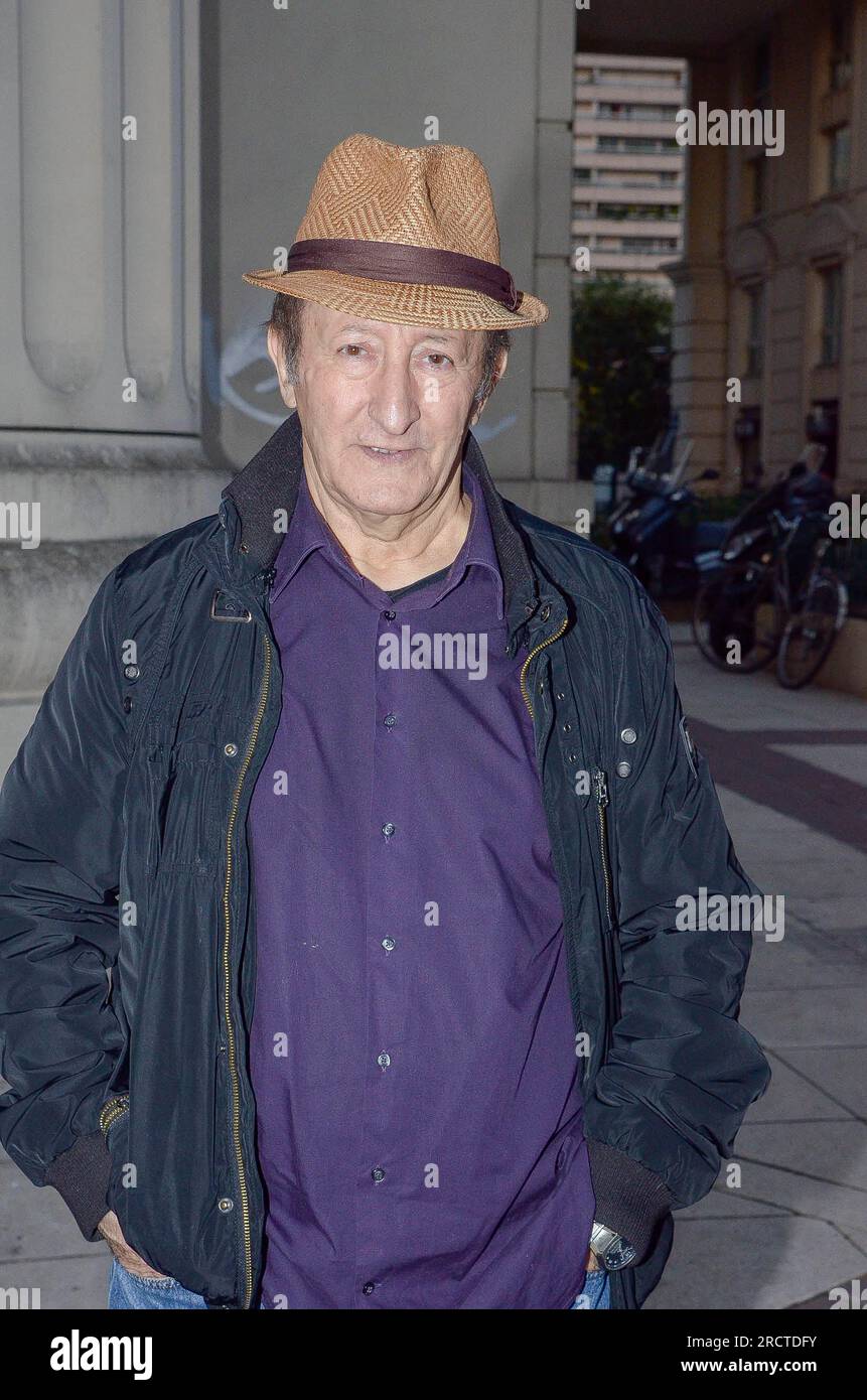 Idir la legende de la musique kabyle hi-res stock photography and ...