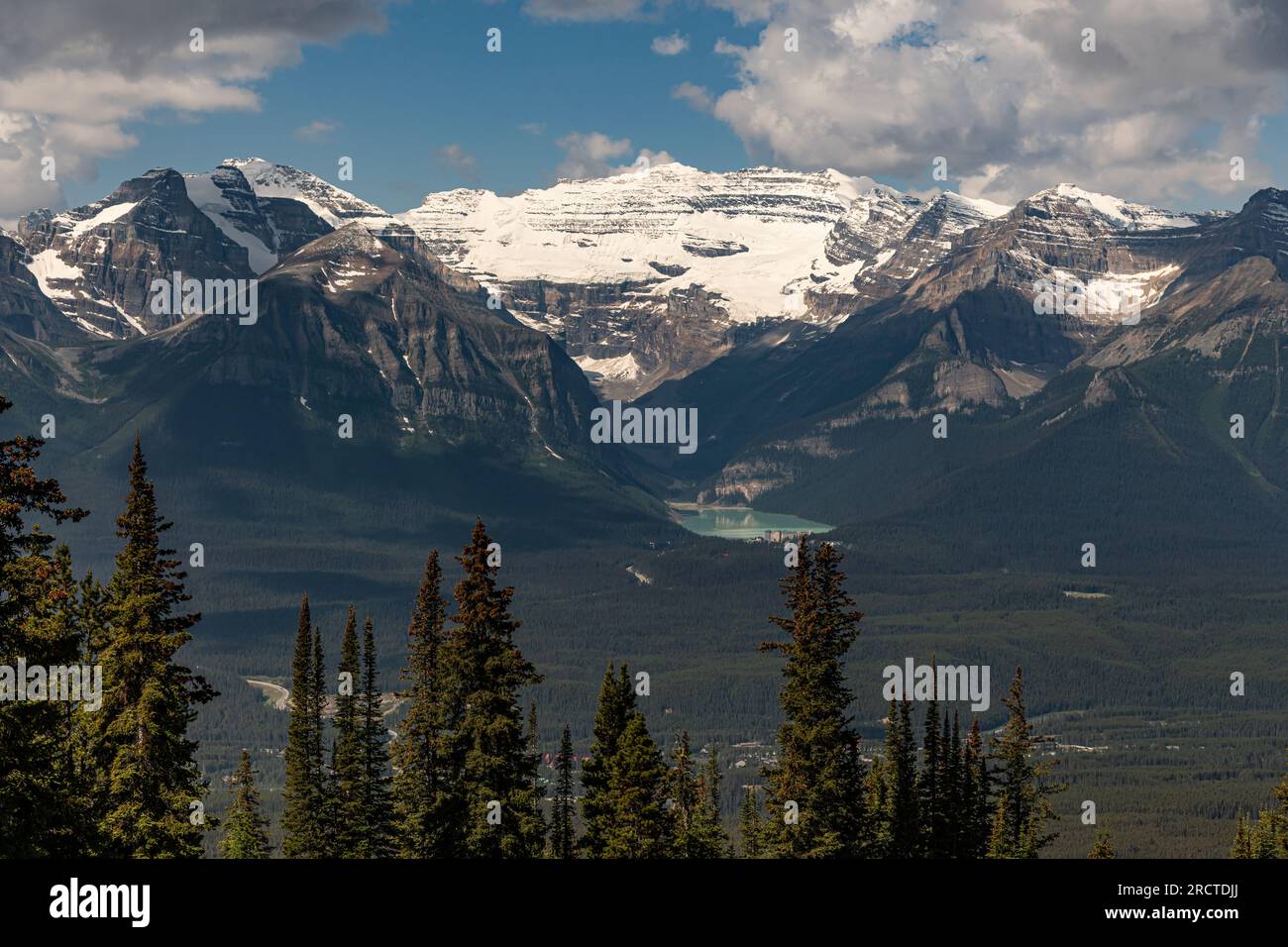 Sunset sky over Mount Rundle in Banff National Park during summer time ...