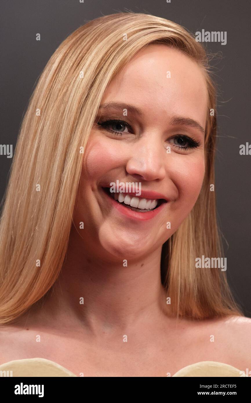 US actress Jennifer Lawrence attends the premiere of "Sin Malos Rollos ...