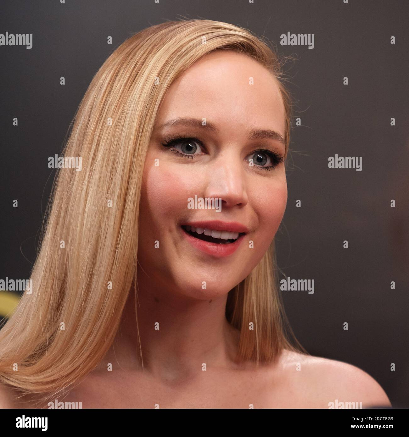 US actress Jennifer Lawrence attends the premiere of "Sin Malos Rollos ...