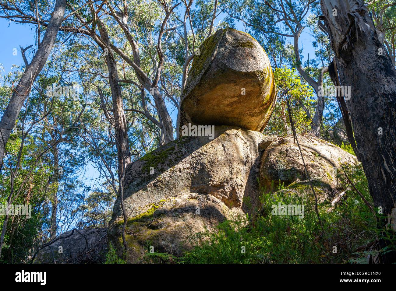 Large balancing granite boulders beside walking track to Thunderbolt's ...