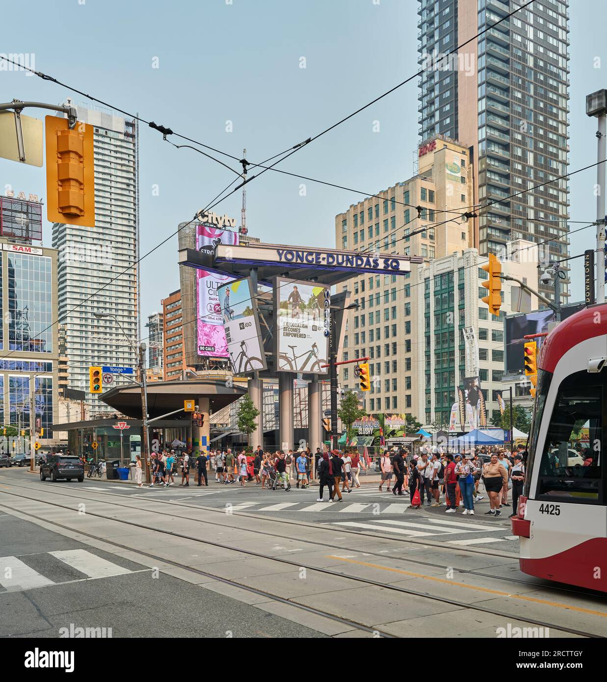 Toronto eaton center yonge street hi-res stock photography and images ...