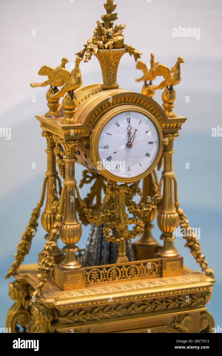 Mechanical clock china hi-res stock photography and images - Alamy