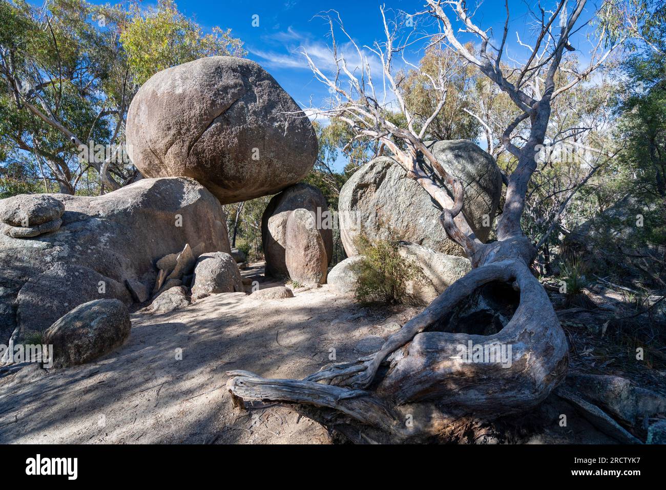 The Granite Arch, Girraween National Park, Granite Belt Queensland ...