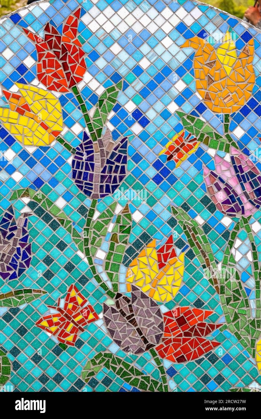 Tulip tiles hi-res stock photography and images - Alamy