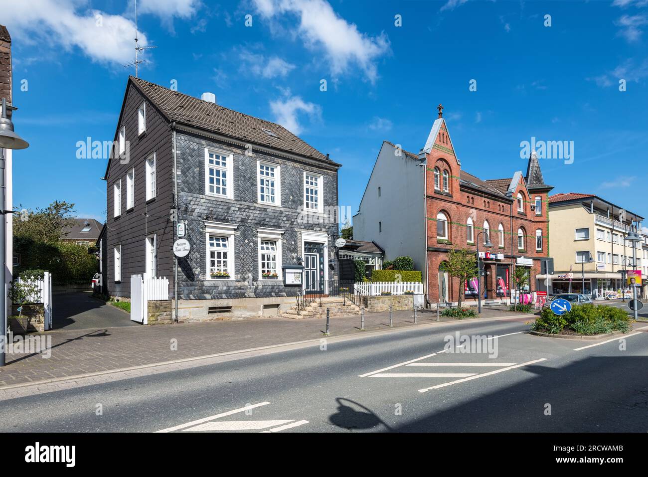 Empty sidewalks hi-res stock photography and images - Alamy