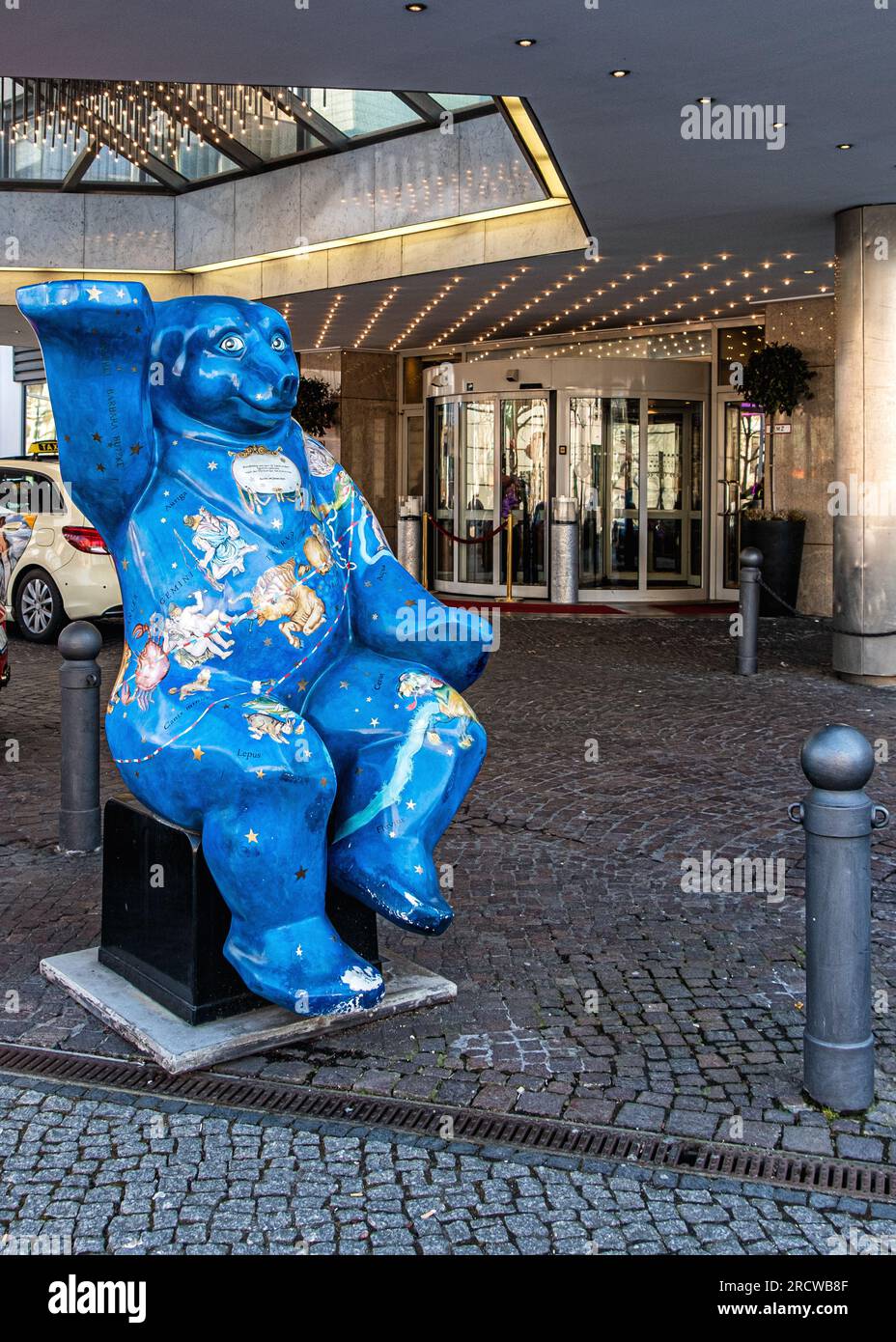 Buddy Bear outside Hotel Palace In Europa Centre, Budapester Straße 45 ...