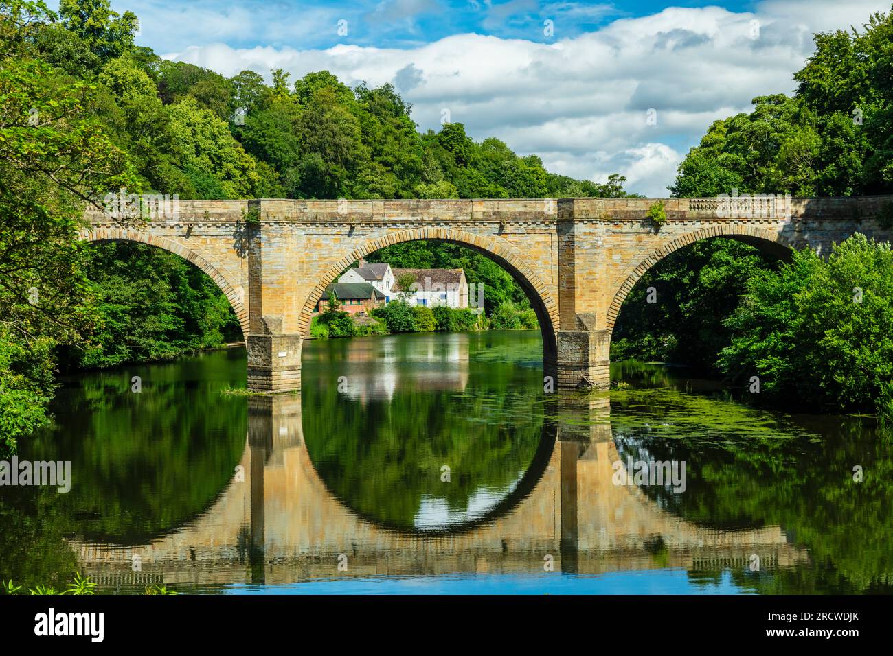 Durham cathedral from prebends bridge hi-res stock photography and ...