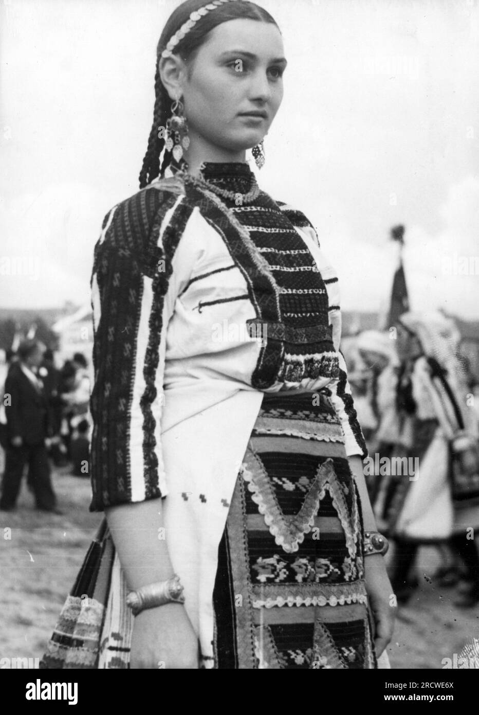 Bulgaria traditional dress hi-res stock photography and images - Alamy