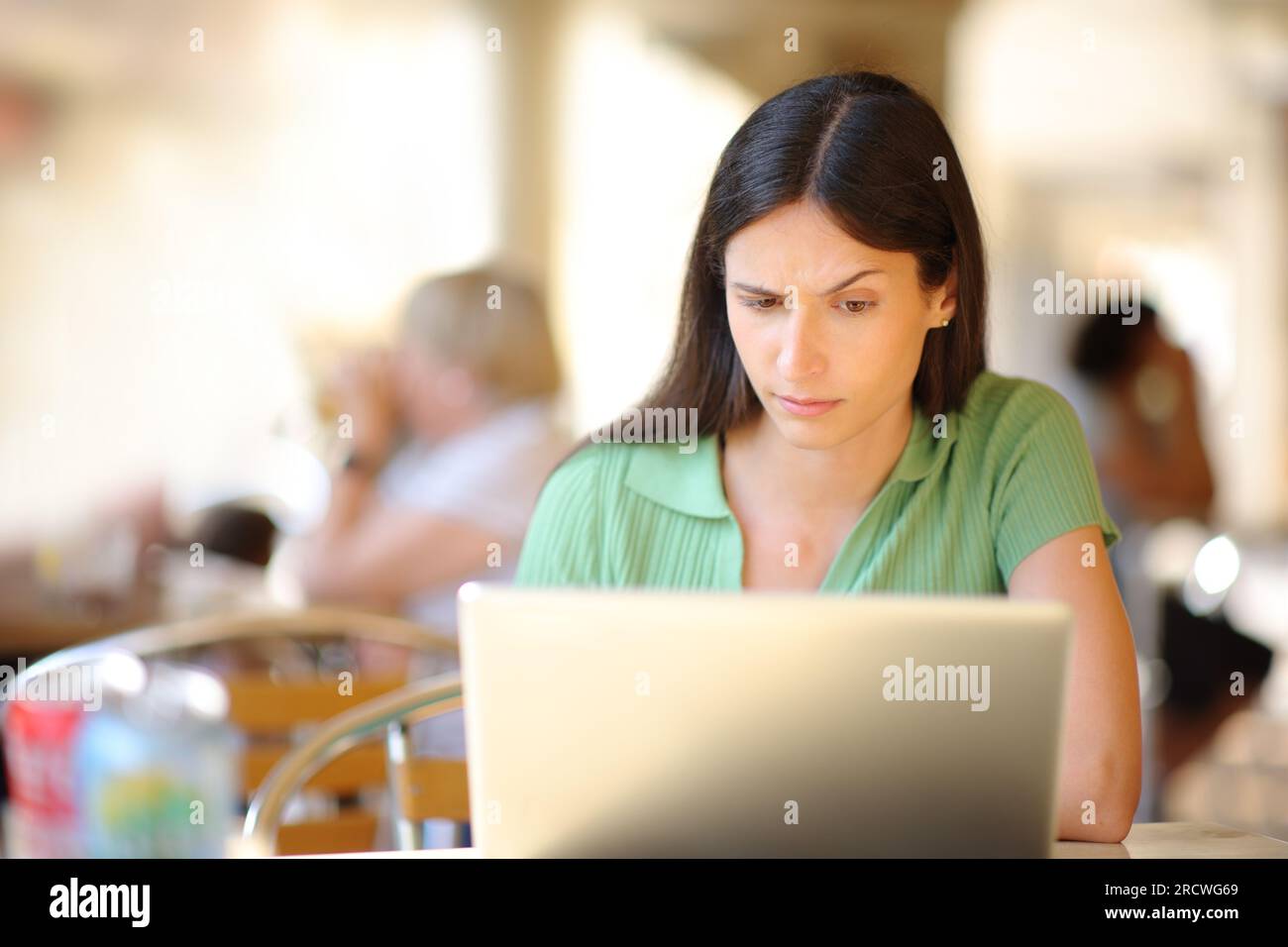 Suspicious person hi-res stock photography and images - Alamy