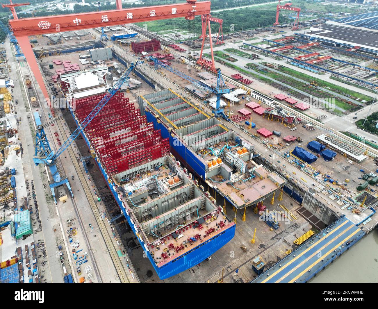 Aerial photo shows busy ship building in Jiangdu District, Yangzhou ...