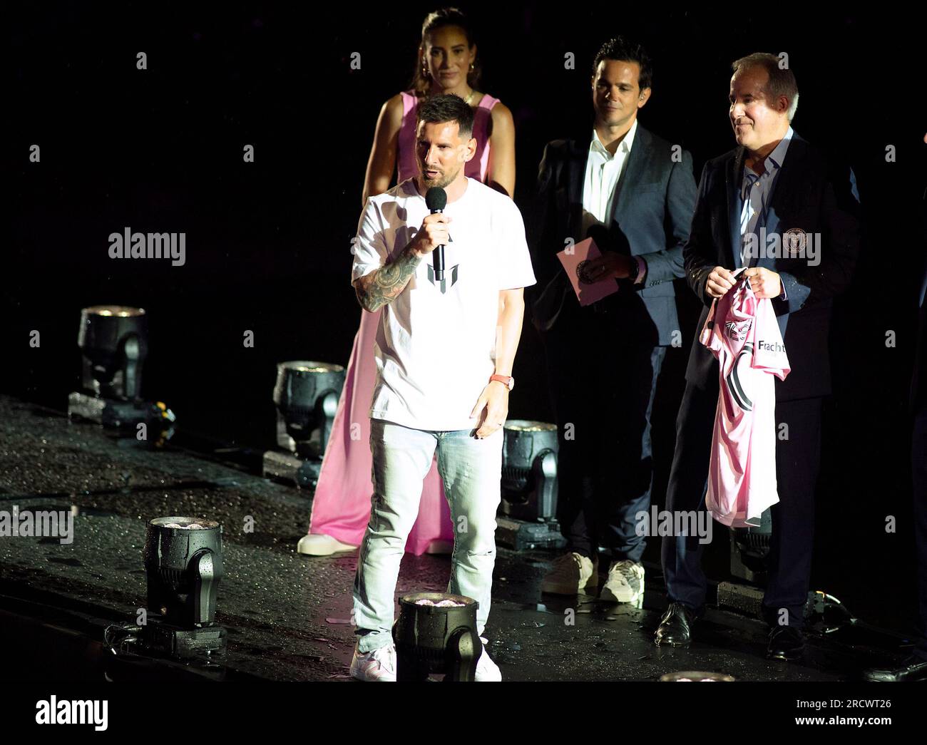 Lionel messi inter miami crowd hi-res stock photography and images - Alamy