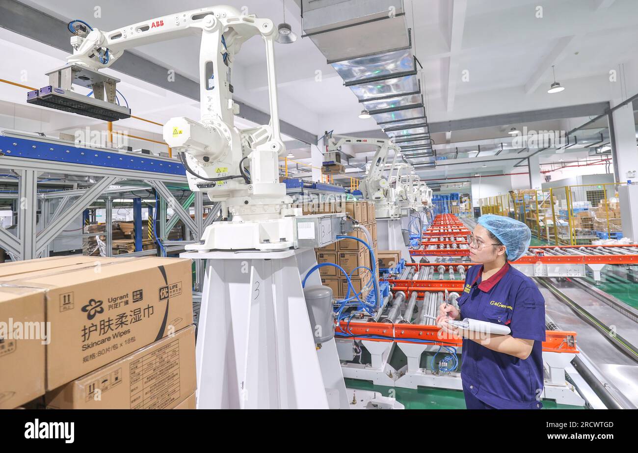 Smart industrial robots hi-res stock photography and images - Alamy